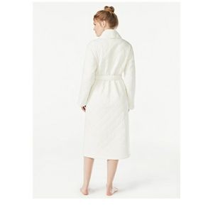 Joyspun | Intimates & Sleepwear | Quilted Womens White Robe Super ...